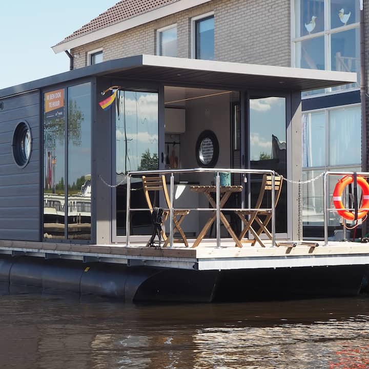 Houseboot In Centrum Giethoorn - Giethoorn