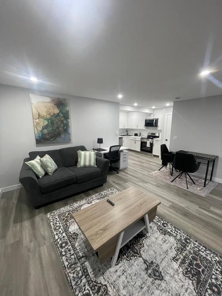 Maple & Stone Suite - Saskatoon