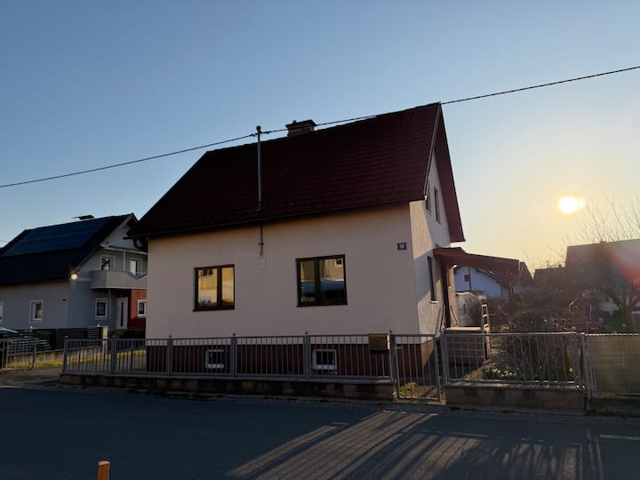 Großzügiges Einfamilienhaus Samt Garten & Garage - Klagenfurt am Wörthersee