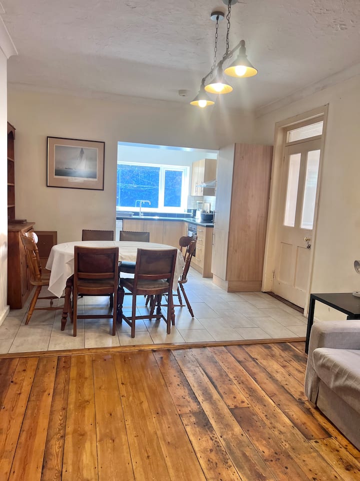 Spacious Contractor House, Ensuites, Wifi, Parking - Bournemouth