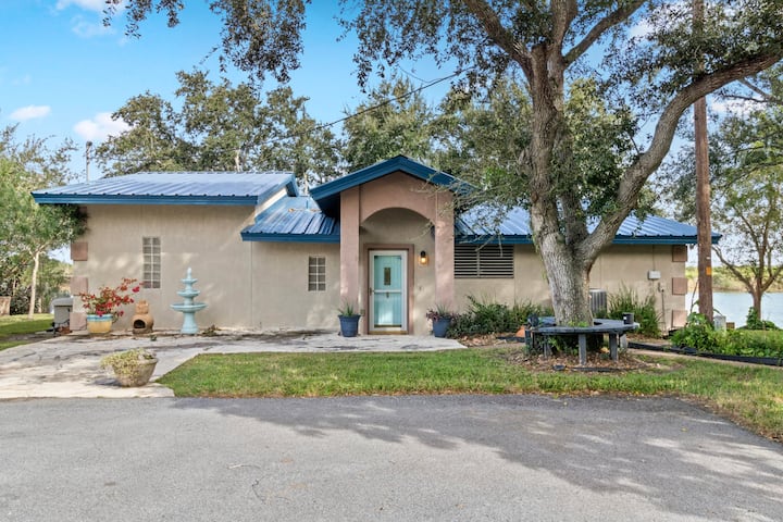 Downhill Cottage At The Arroyo - Arroyo City, TX