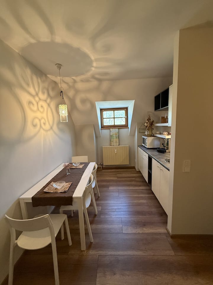 Helle Wohnung Mit 2 Schlafzimmer Und Kleiner Küche - Salzburg