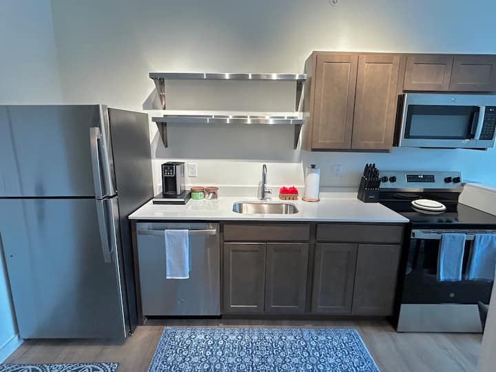Luxury Studio Near Uk, Downtown, & Hospitals - Lexington, KY