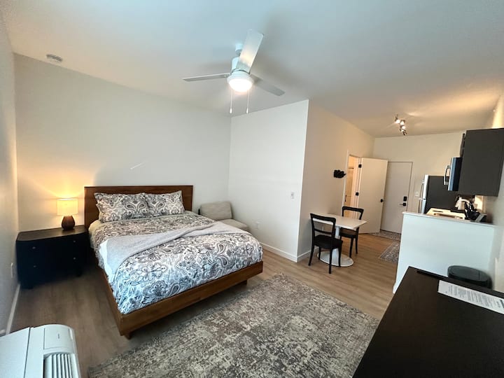 Luxury Studio Near Uk, Downtown, & Hospitals - Lexington
