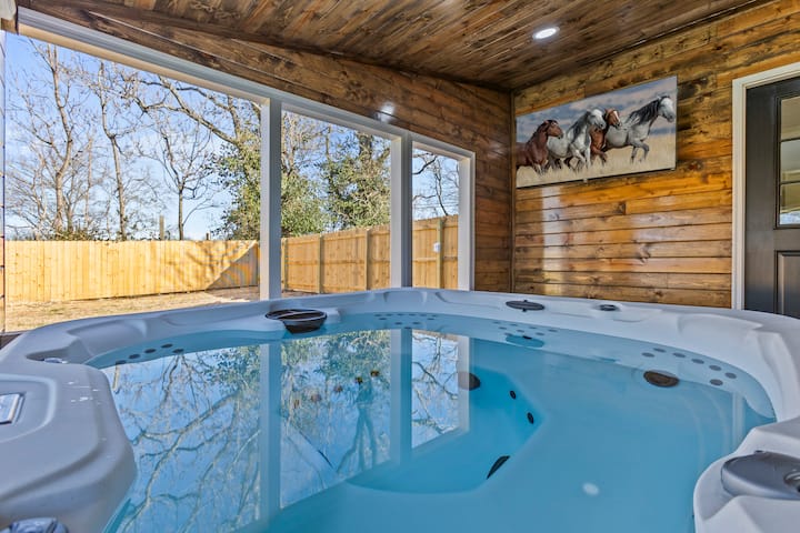The Luxe/hot Tub/2 King Beds/game Room/firepit - Georgetown, KY
