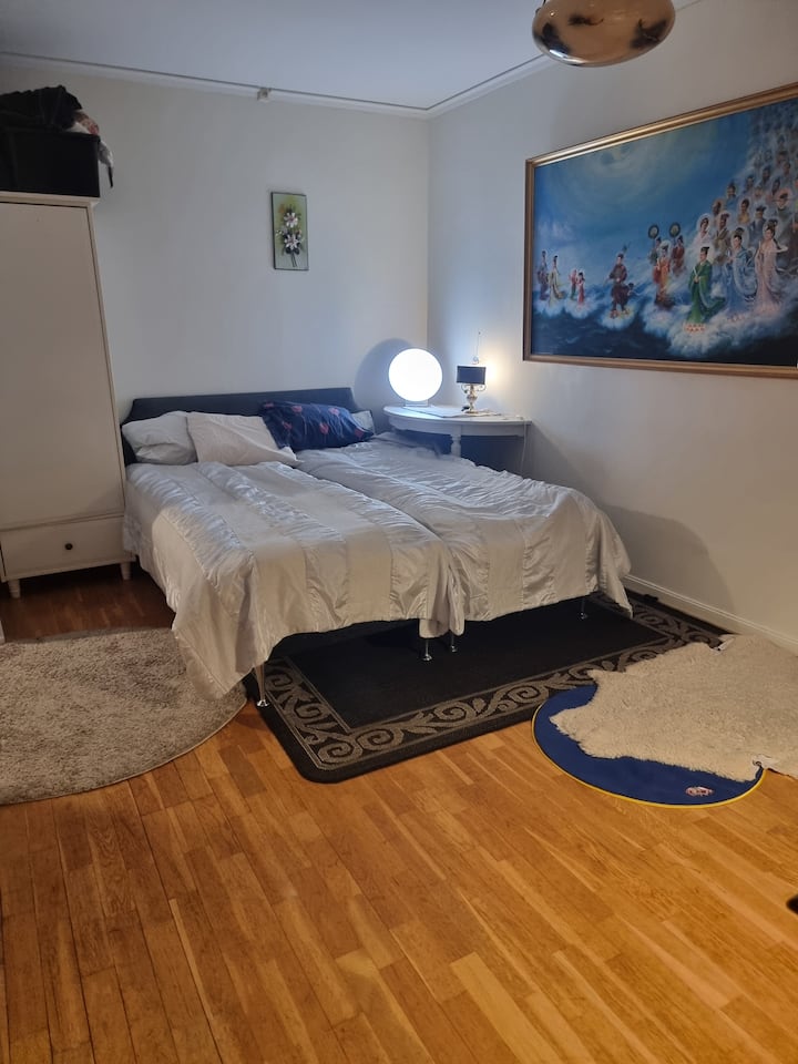 Enrummare Med Hiss/ Balkong I Centrala Tranås. - Tranås