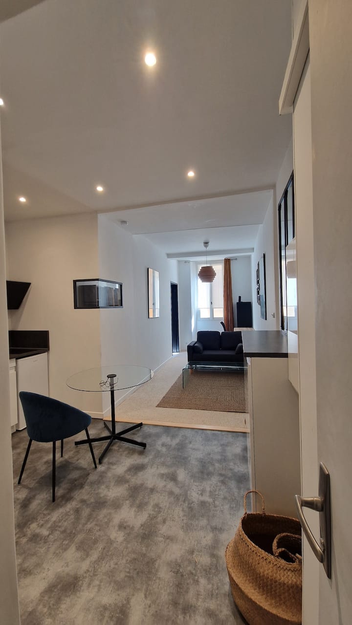 Charmant Appartement Au Cœur De La Place Aux Aires - Grasse