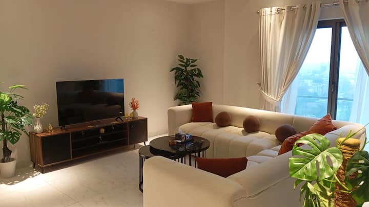 Arteo Designer 2bhk/pool/gym/self-checkin/gulberg - Pakistan