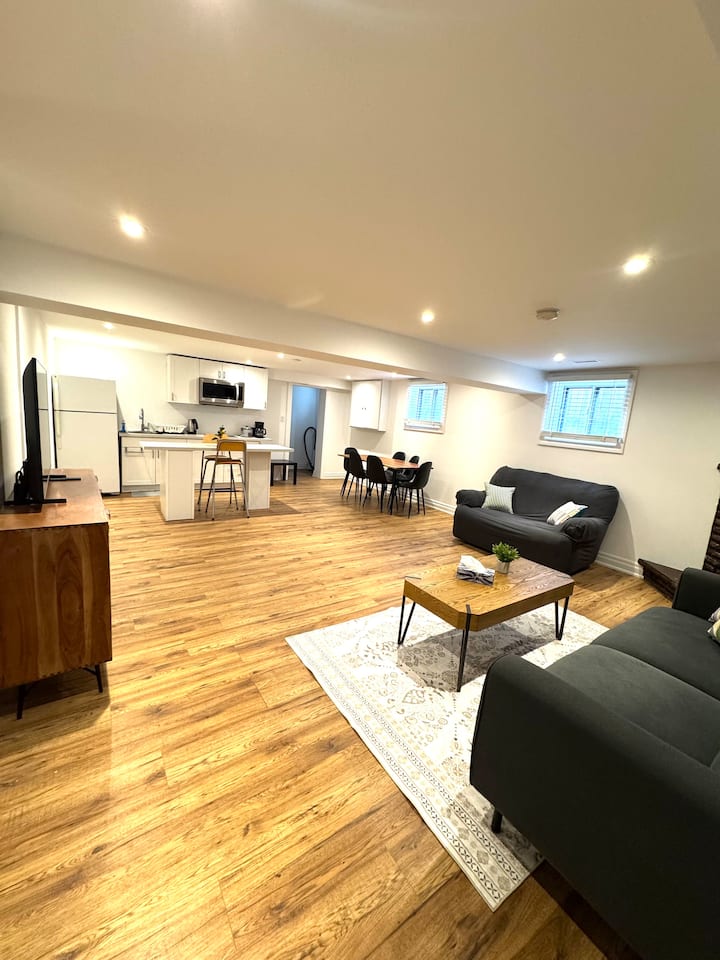 Spacious Basement Apartment # 1 - Vaughan