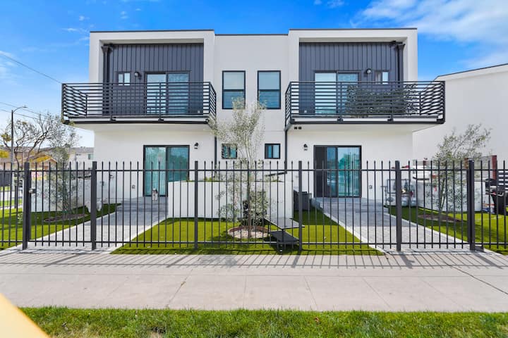 Affordable Furnished Room With Shared Bathroom - Hawthorne, CA