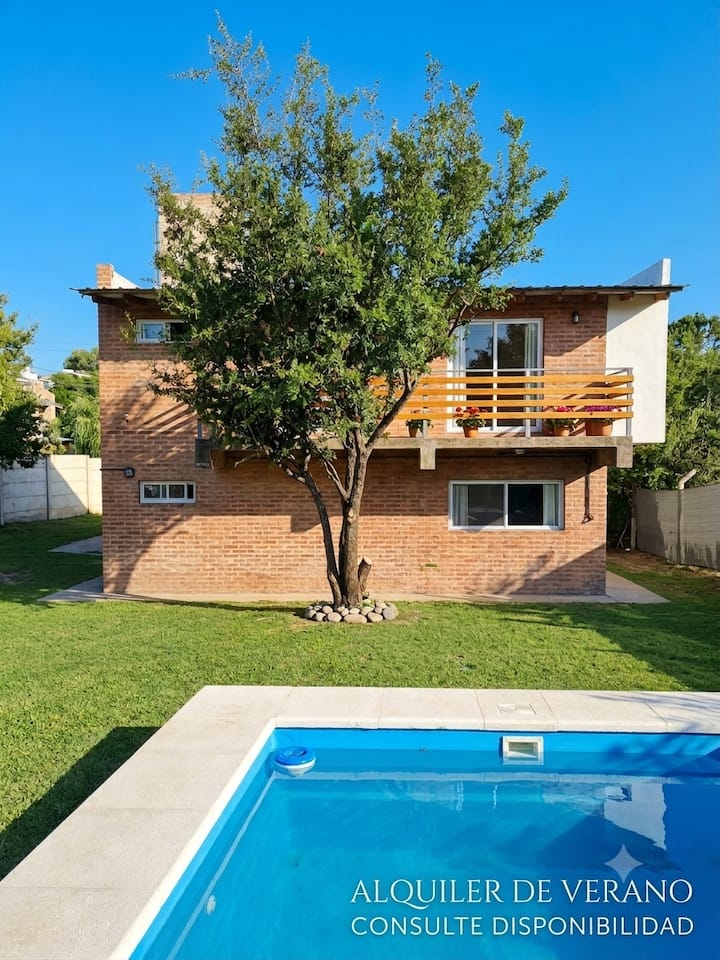 Hermosa Casa Estilo Industrial - Villa Carlos Paz