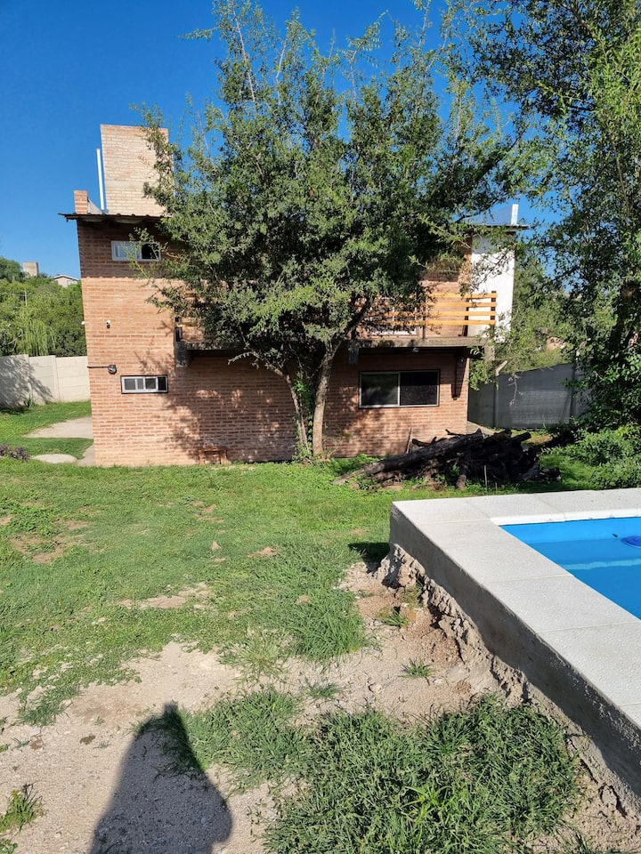 Hermosa Casa Estilo Industrial - Villa Carlos Paz