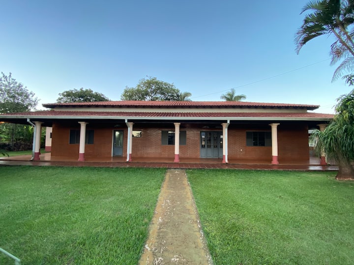 Casa Tranquila En El Centro De Yguazú - Paraguay