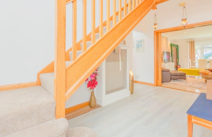 6br Mansion With Games Room & Hot Tub & Parking - Cardiff