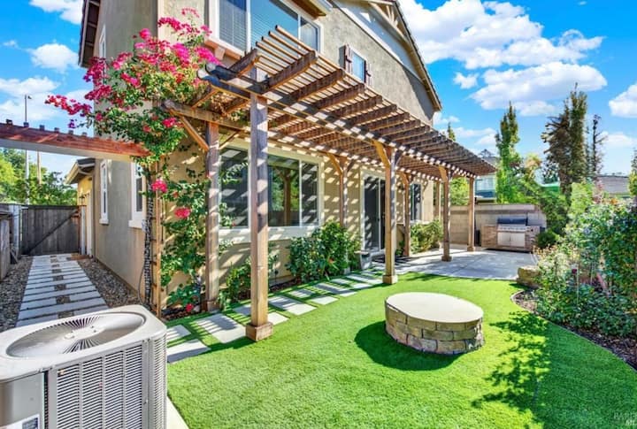 Spacious 4 Bd Vacaville Retreat Near Napa Sleeps10 - Vacaville, CA