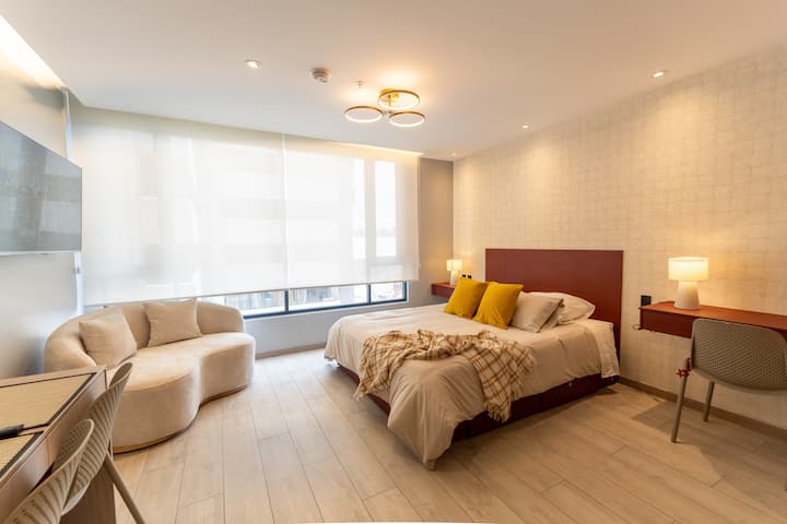 Moderno Estudio Cielo Con Parking - Quito