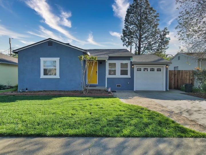 Charming 1 Bed House Near Ucd Med Center - Sacramento, CA