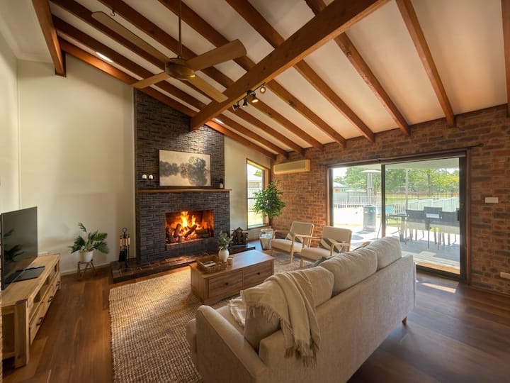 Nowra South Coast Hideaway / 4br Pool & Fireplace - Nowra