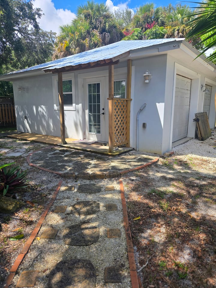 A Cottage Nestled In Nature, Come Enjoy - Stuart, FL
