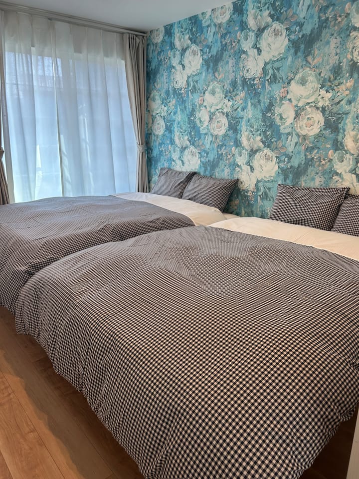 【Bookhouse】高崎駅近、新築一棟貸し。洗濯乾燥機・キッチン完備で、ゆっくり本を楽しむ隠れ家。 - Takasaki