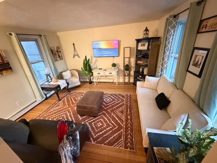 Casa Di Hill, Steps From Depasquale Square - Providence, RI