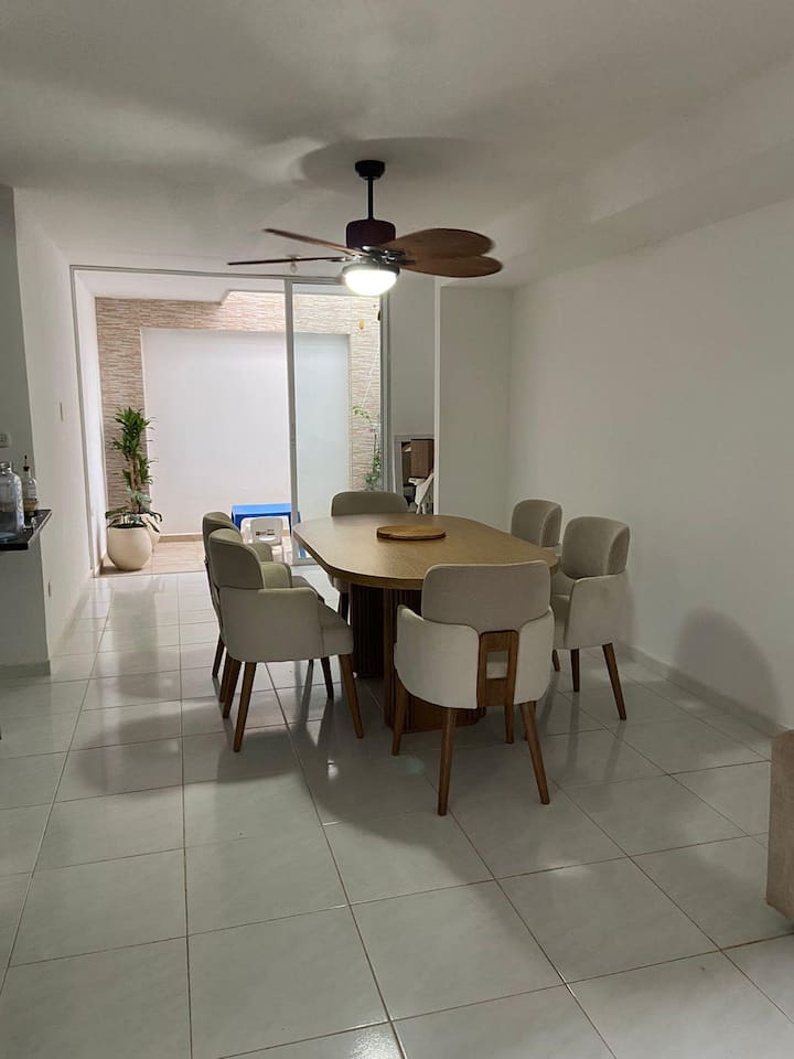 Casa Familiar En Conjunto Cerrado Con Piscina - Valledupar