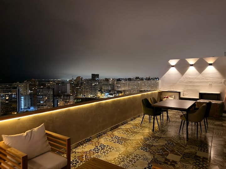 Private Rooftop Terrace + Ocean Sunset View - Lima