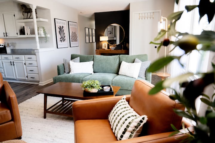 Homefield Stay | Near Legends, Speedway, World Cup - Kansas City, KS