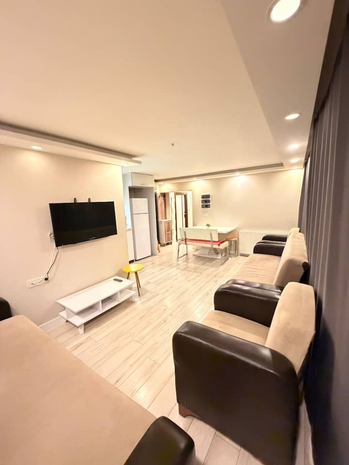 Kalabalık Aileler Için,merkezi Konumda Geniş Daire - Buca