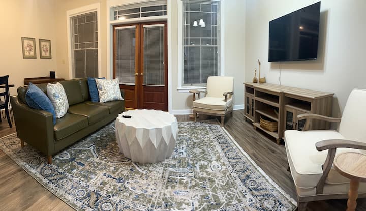 The Downtown Perch - Ocean Springs, MS