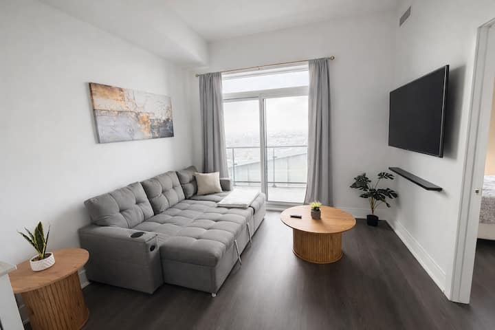 Downtown Luxury Living | Gym/pool/sauna/bowling - Waterloo, ON, Canada