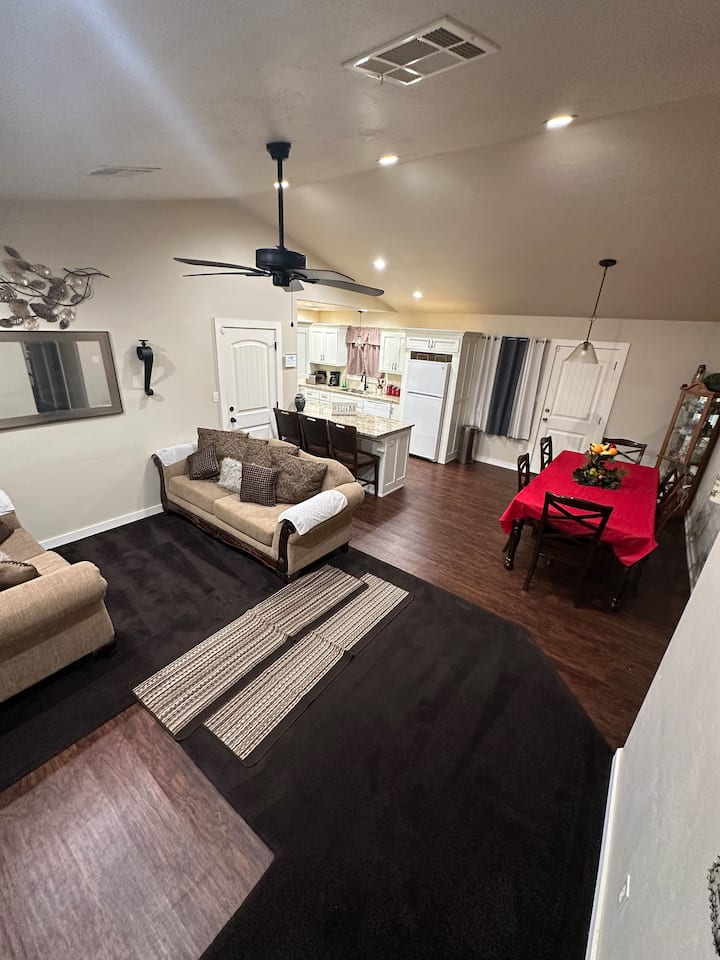 Cozy Vibe - Choctaw Casino-McAlester