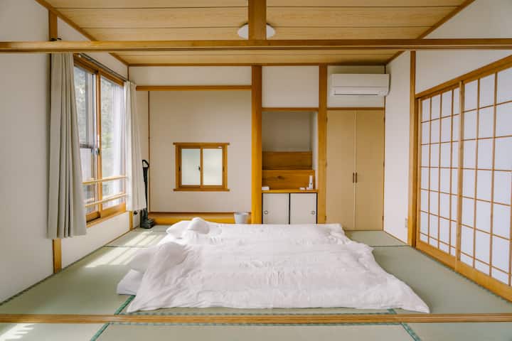 Private Villa With Natural Hot Spring | Sleeps 12 - 기리시마시