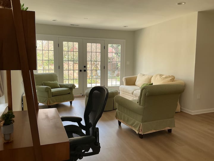 Sweet Merry Oaks Cottage, Peaceful Backyard Oasis. - University City Boulevard – Charlotte