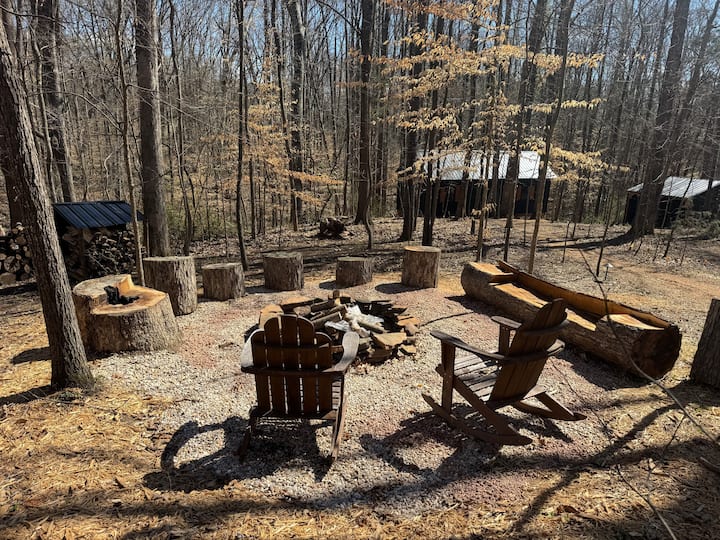 Grinning Mule Lodge At Happy Ass Farm - Mooresville, NC