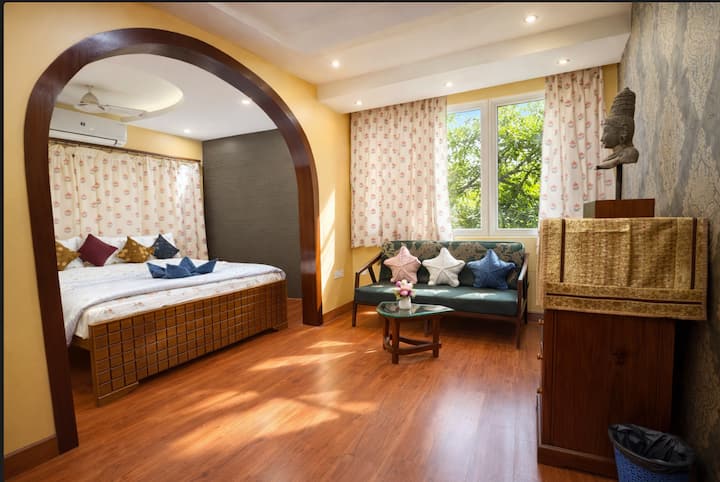 Magnolia House | Elegant 3bhk With Kitchen|balcony - Kolkata