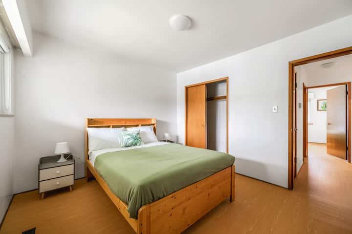 Cozy 3br House / Near Skytrain - Burnaby