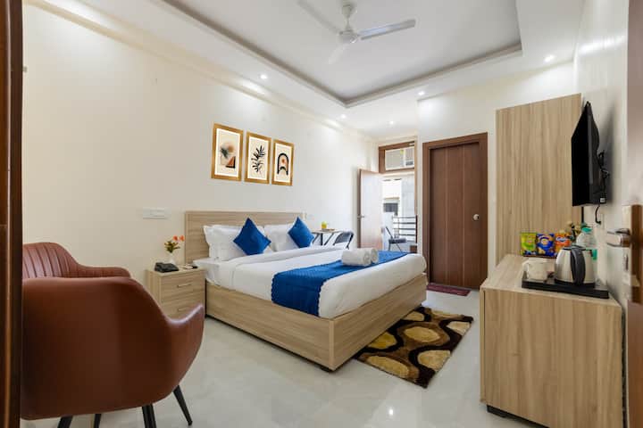 Deluxe Room - The Regal Yashobhoomi - Delhi
