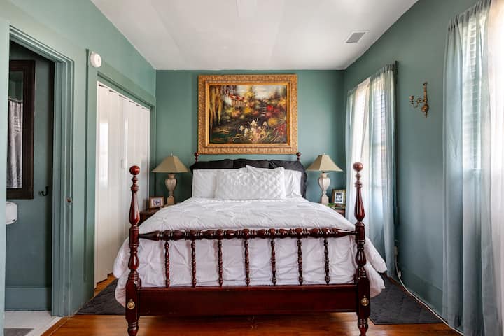 The Historic Rose Town Home - Savannah, GA