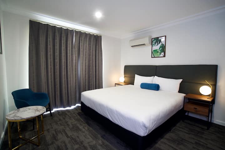 One-bedroom Apartment - Bathurst