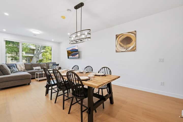 Renfrew Townhouse 3br Each W/ Ensuite Bathroom &Ac - Calgary