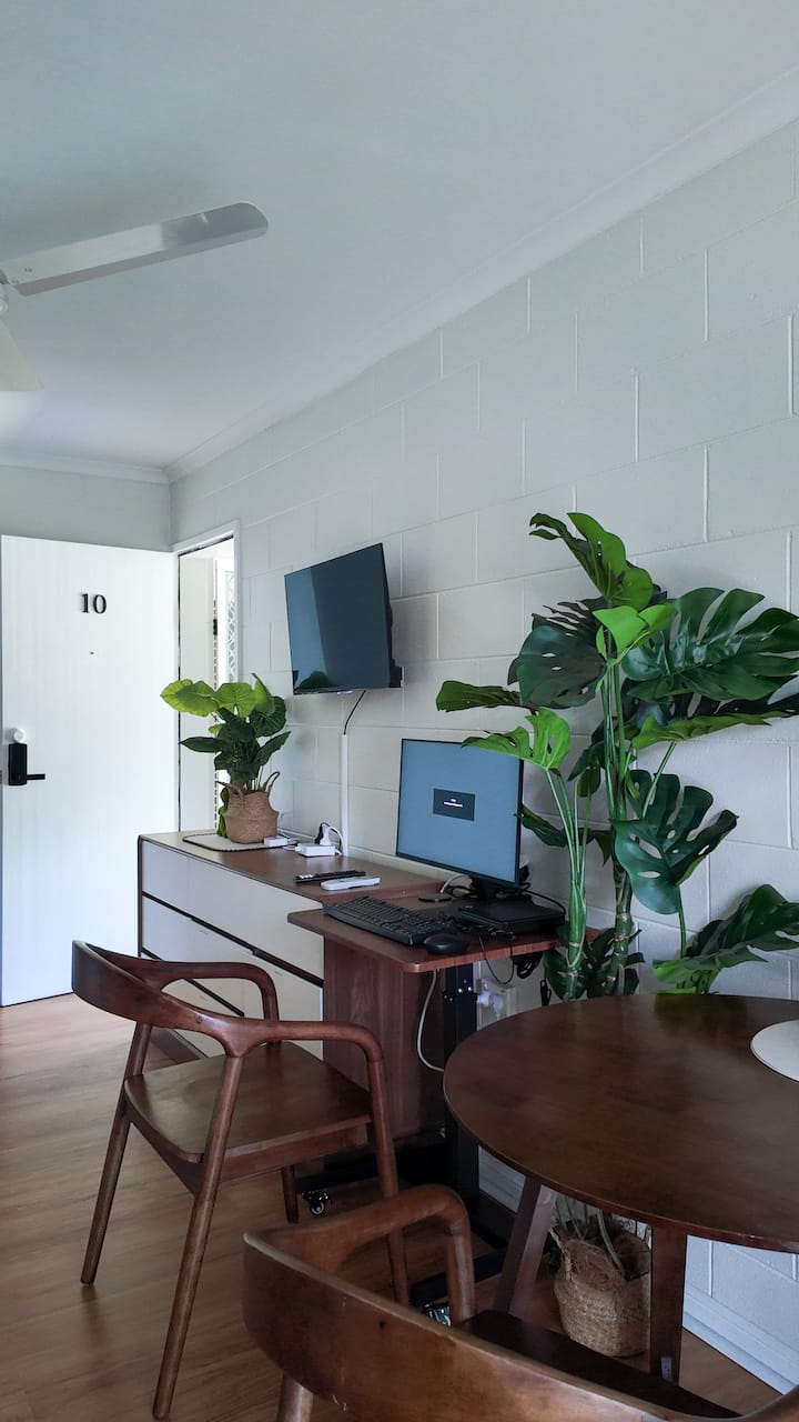 Botanica Studio - Rainforest Homebase - Cairns