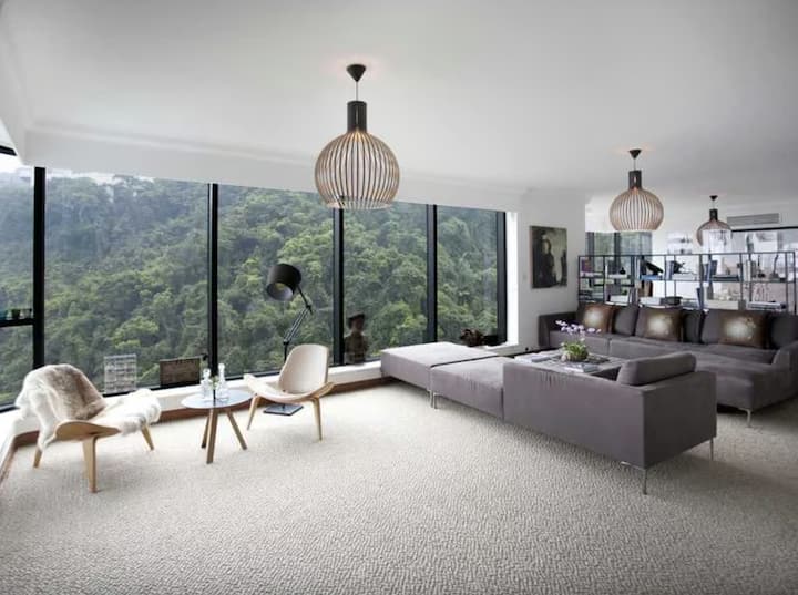 4 Bedroom Residence, Midlevels, Hong Kong - Hong Kong
