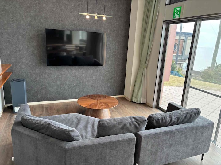 【理想を風景に変える。至高の休息】開聞岳麓１棟貸切の宿_最大２２名宿泊可能｜家族・グループ旅行に！ - 指宿市