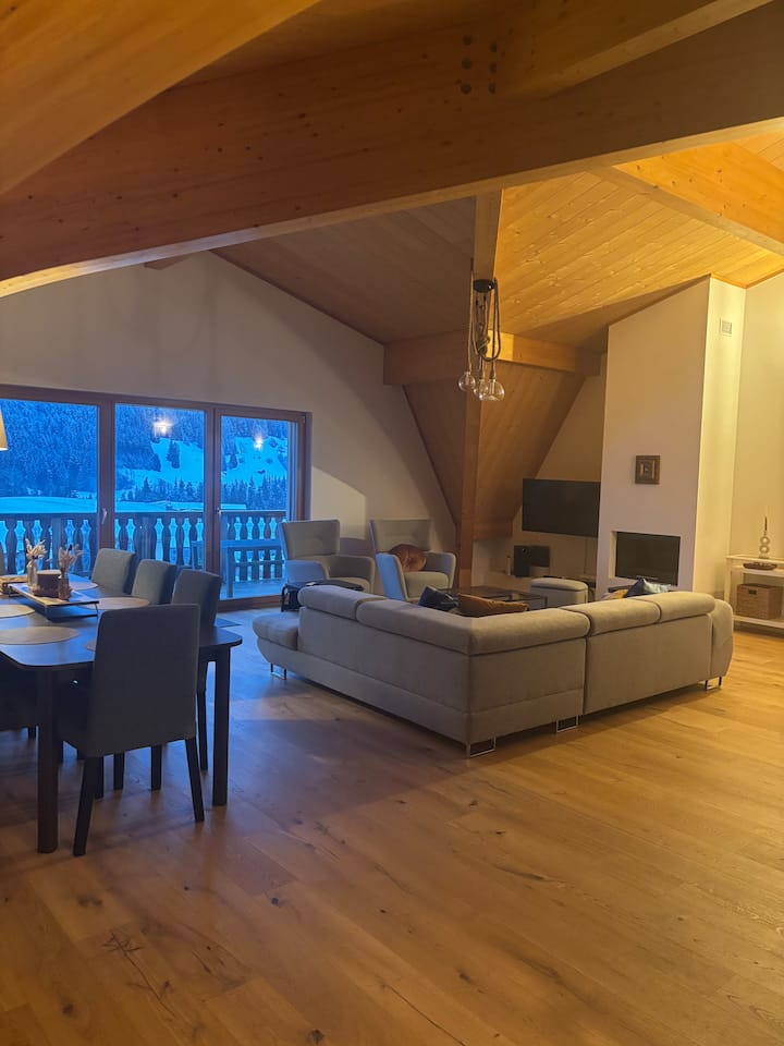 Magnifique Appartement De Charme En Attique - Saanen