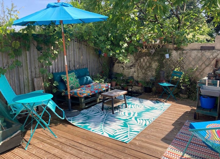 Cute Cottage On Edge Of Town - Frome