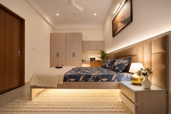 Udaipur Suite | Cozy 1bhk With Balcony - Jaipur
