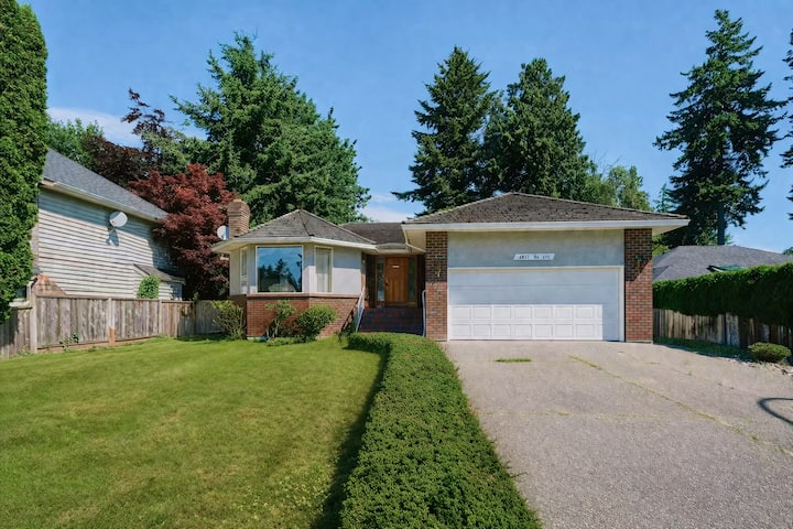 Spacious House - Point Roberts, WA