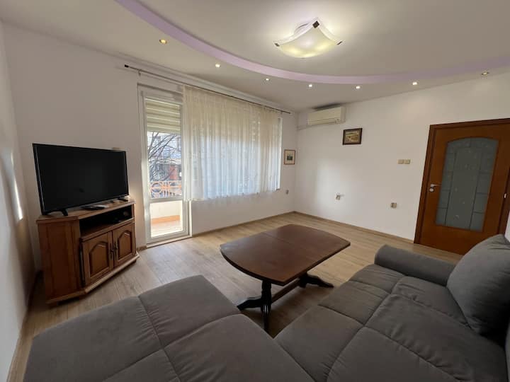 Central Apartment - Varna