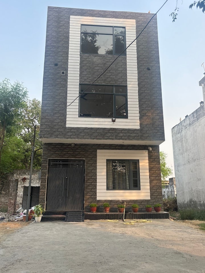 Guest House W/ Family Care & Parking, Punjab - Jalandhar